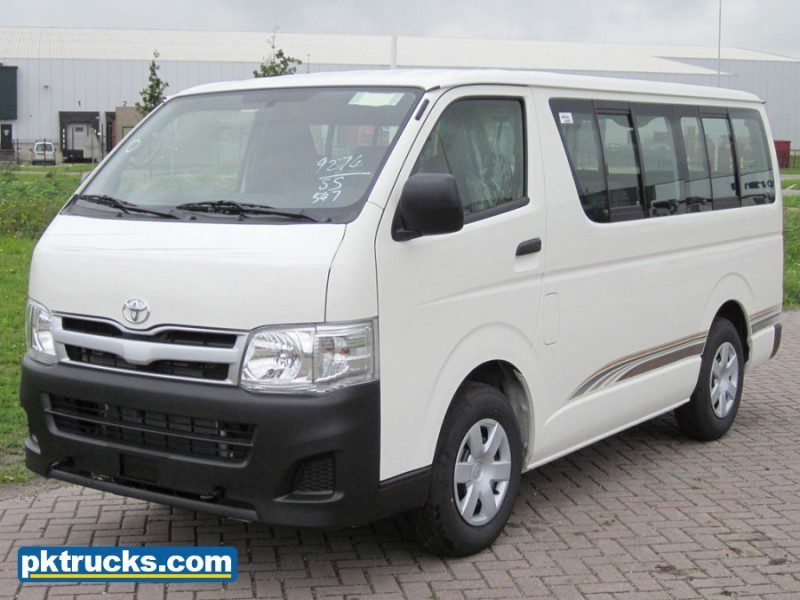 Toyota Hiace 2.8 l, 150 cv, diesel, MT, tracción trasera Minivan (2019 ...